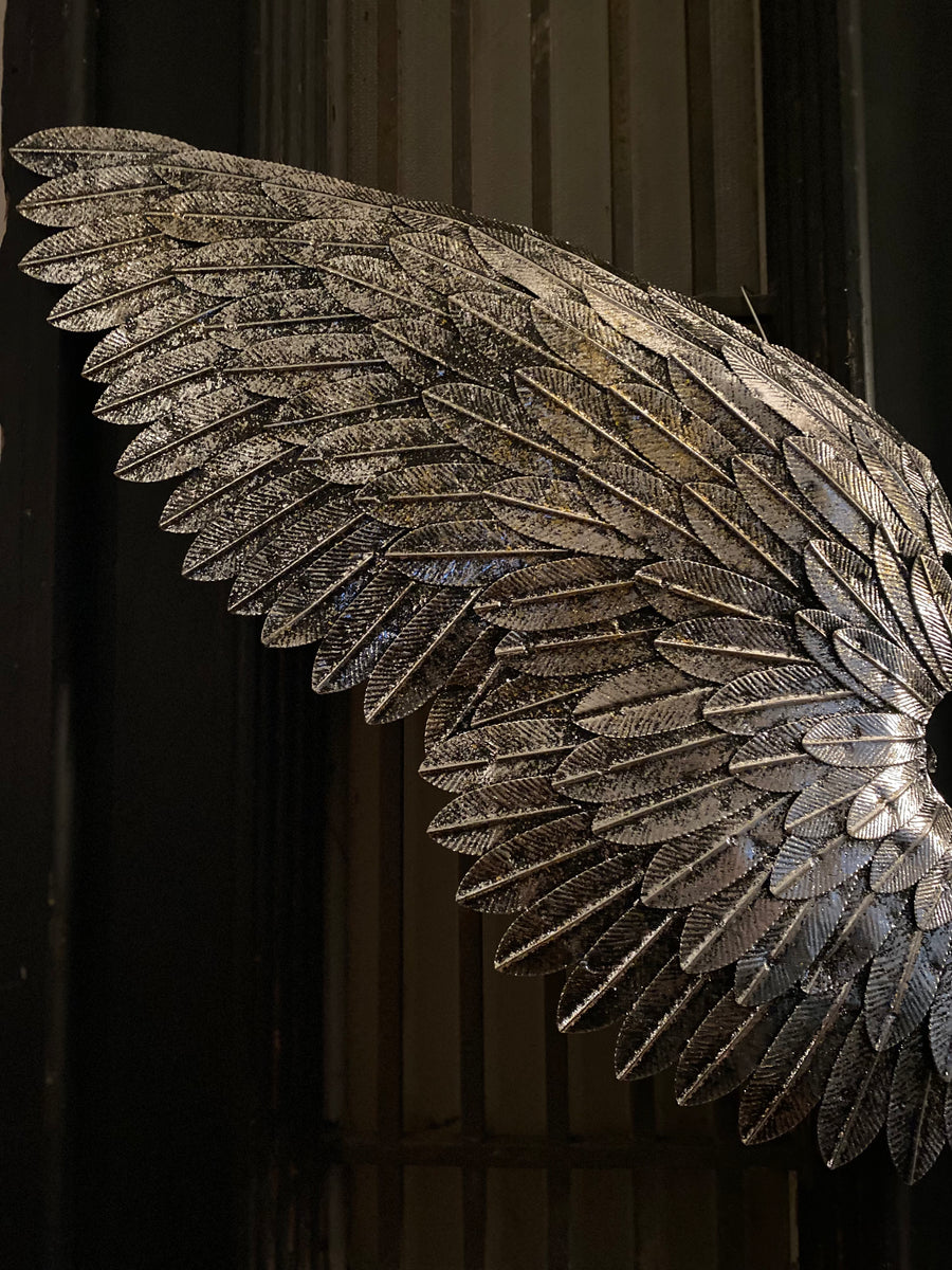 Prachtige grote metalen engelen vleugel set | Brocante bij Ingie